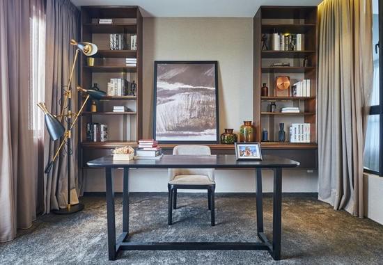 Joe Mark's Images – Canva