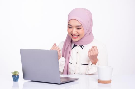 Anny Makeup's Images – Canva